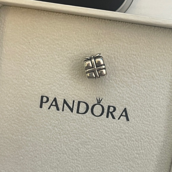 Pandora | Jewelry | Pandora | Poshmark